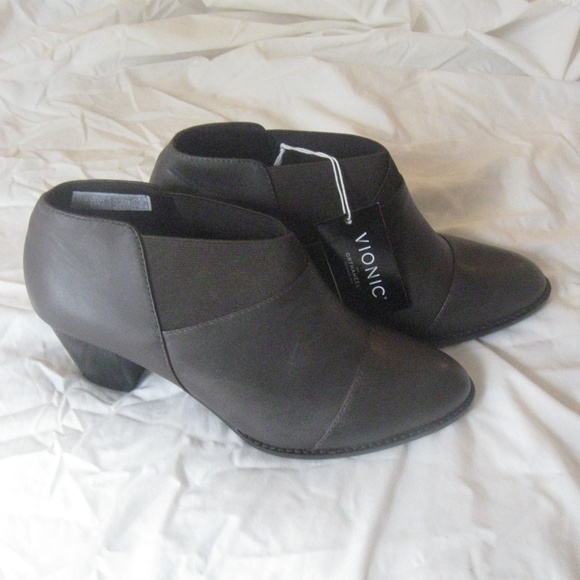 Vionic | Shoes | Vionic 326 Point Orthaheel Ankle Bootie Boot Nwt ...
